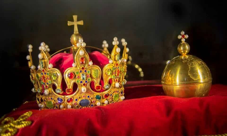 O que é a Teocracia? Origem, conceito e os povos que ainda a exercem